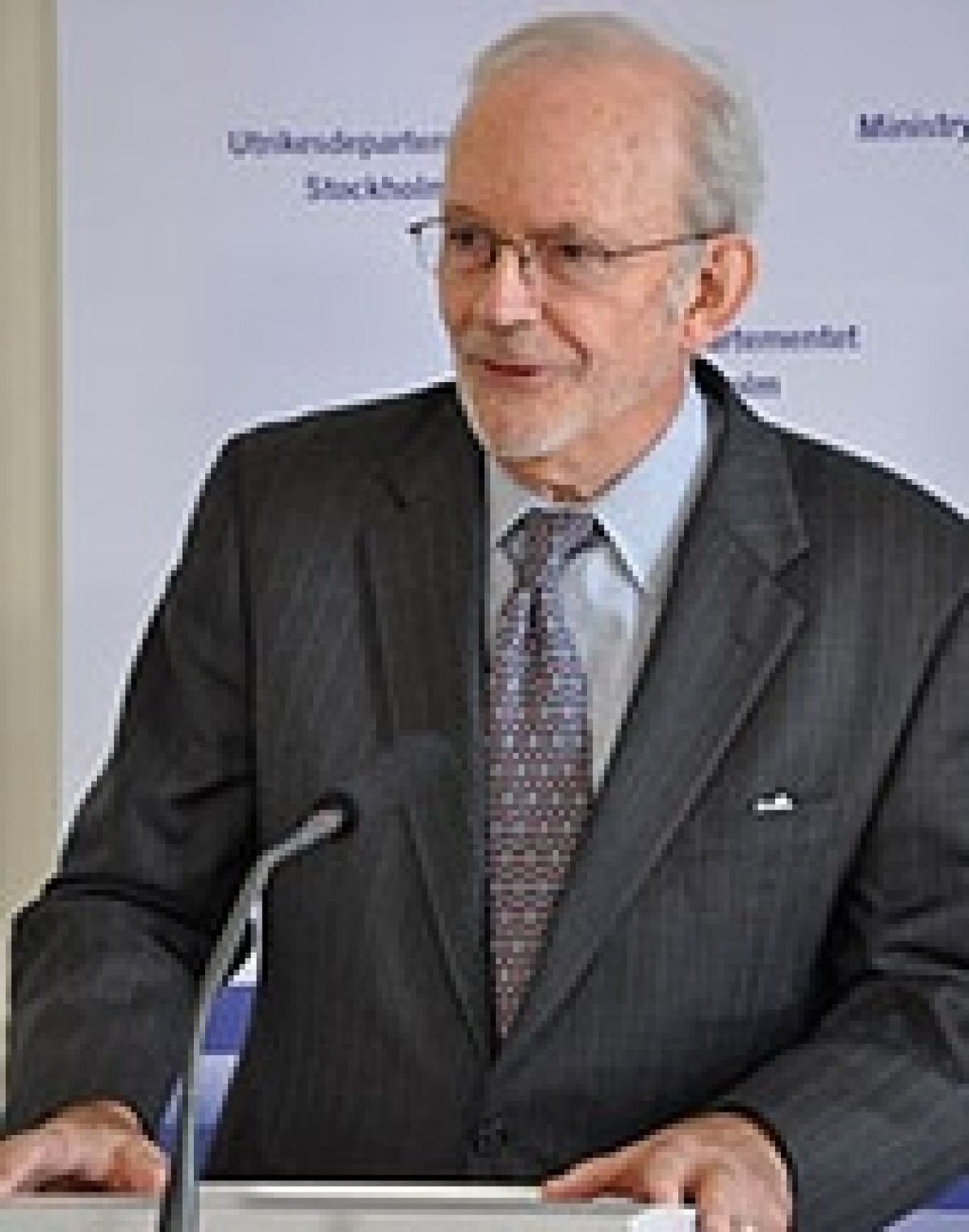 Anthony Lake | Carnegie Council for Ethics in International Affairs